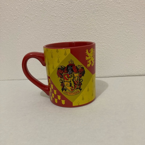Warner Bros. | Dining | Harry Potter Gryffindor Mug House Crest Coffee ...